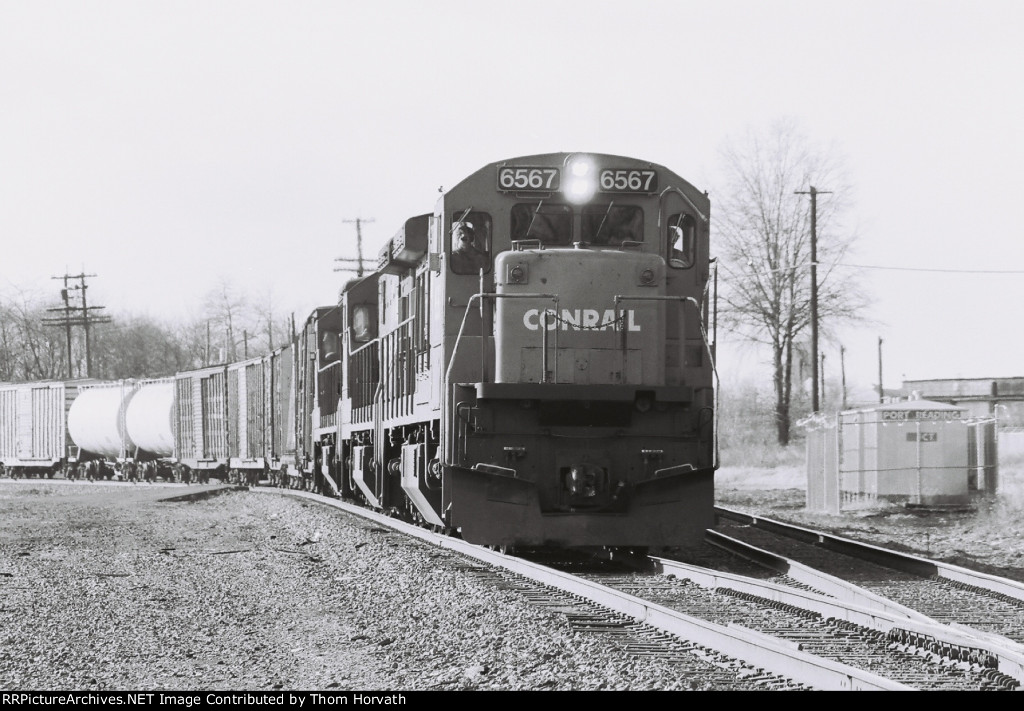 A CR general merchandise freight heads east through PRJ onto the LEHL